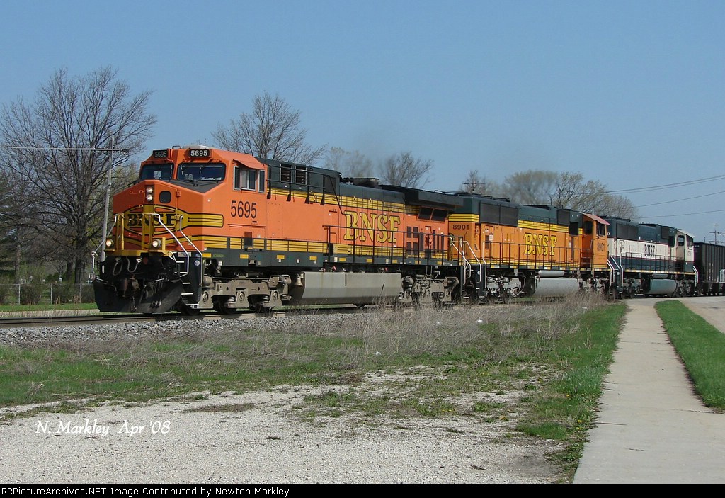 BNSF 5695